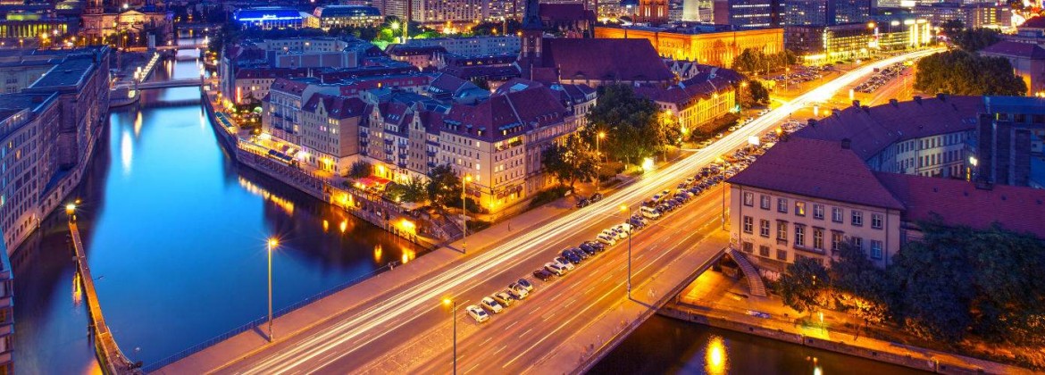 Sleep all night on the overnight bus → FlixBus