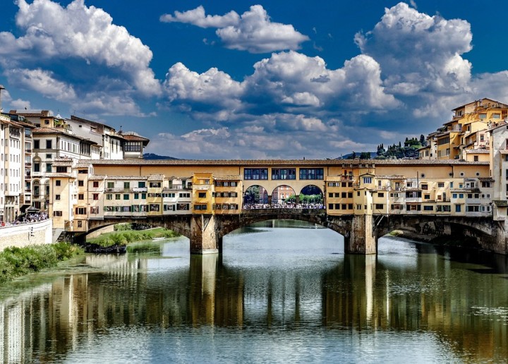 Buses to Florence Paper Lantern Festival 2025 | FlixBus